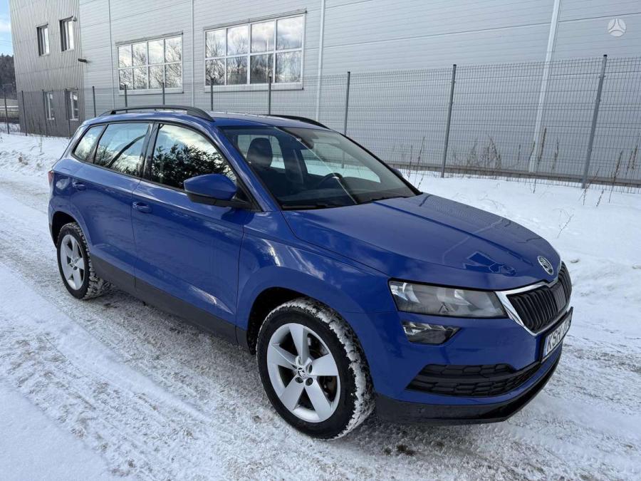 Blue Skoda Karoq 2018 in Vilnius, with an engine capacity of 1.97 L and mileage of 269 thousand km for 9900 €, photo 3 on AUTOMOTO.COM.LV