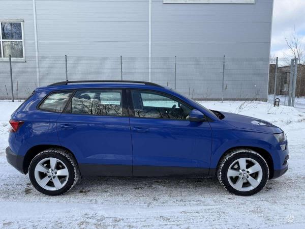 Blue Skoda Karoq 2018 in Vilnius, with an engine capacity of 1.97 L and mileage of 269 thousand km for 9900 €, photo 4 on AUTOMOTO.COM.LV