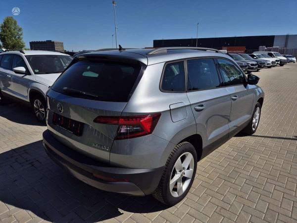 Blue Skoda Karoq 2018 in Siauliai, with an engine capacity of 1.60 L and mileage of 172 thousand km for 16500 €, photo 3 on AUTOMOTO.COM.LV