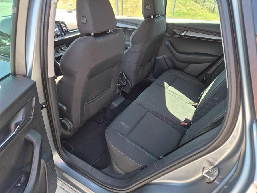 Blue Skoda Karoq 2018 in Siauliai, with an engine capacity of 1.60 L and mileage of 172 thousand km for 16500 €, photo 7 on AUTOMOTO.COM.LV