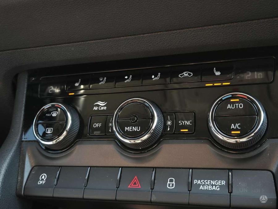 Blue Skoda Karoq 2018 in Siauliai, with an engine capacity of 1.60 L and mileage of 172 thousand km for 16500 €, photo 13 on AUTOMOTO.COM.LV