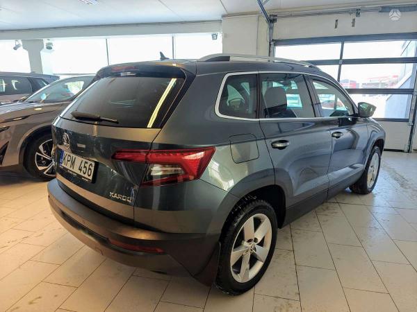 Blue Skoda Karoq 2019 in Siauliai, with an engine capacity of 1.60 L and mileage of 129 thousand km for 17900 €, photo 9 on AUTOMOTO.COM.LV