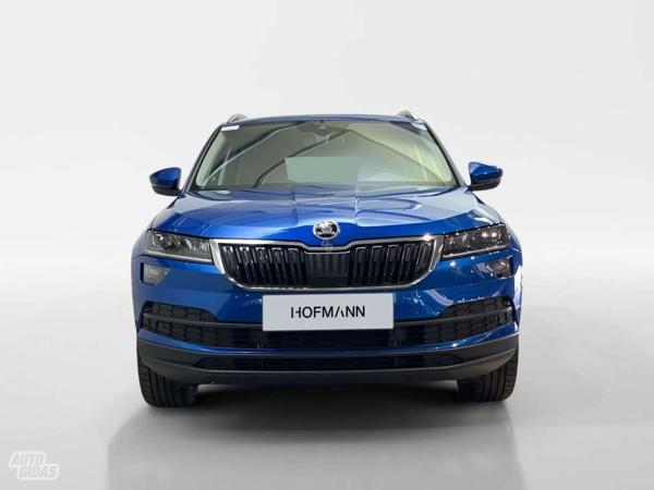 Blue Skoda Karoq 2020 in Kaunas, with an engine capacity of 1.50 L and mileage of 60 thousand km for 22351 €, photo 2 on AUTOMOTO.COM.LV