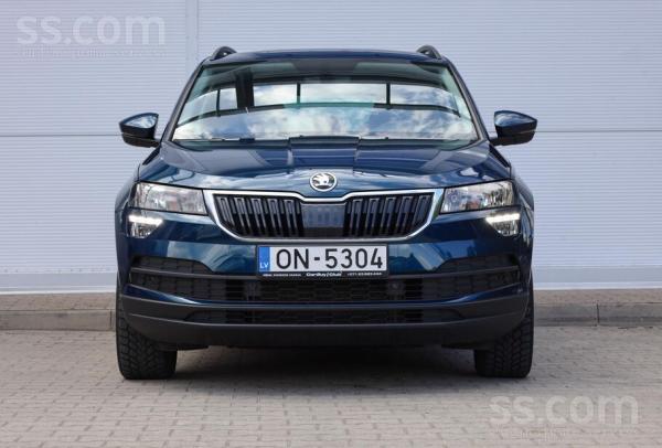 Blue Skoda Karoq 2021 in Riga, with an engine capacity of 1.50 L and mileage of 0 thousand km for 18495 €, photo 3 on AUTOMOTO.COM.LV