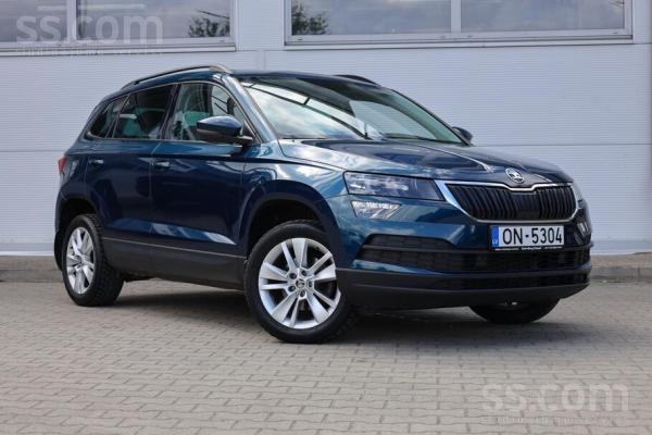 Blue Skoda Karoq 2021 in Riga, with an engine capacity of 1.50 L and mileage of 0 thousand km for 18495 €, photo 4 on AUTOMOTO.COM.LV