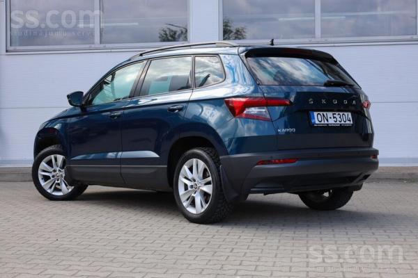 Blue Skoda Karoq 2021 in Riga, with an engine capacity of 1.50 L and mileage of 0 thousand km for 18495 €, photo 5 on AUTOMOTO.COM.LV