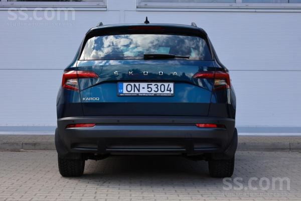 Blue Skoda Karoq 2021 in Riga, with an engine capacity of 1.50 L and mileage of 0 thousand km for 18495 €, photo 6 on AUTOMOTO.COM.LV