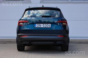 Blue Skoda Karoq 2021 in Riga, with an engine capacity of 1.50 L and mileage of 0 thousand km for 18495 €, photo 7 on AUTOMOTO.COM.LV