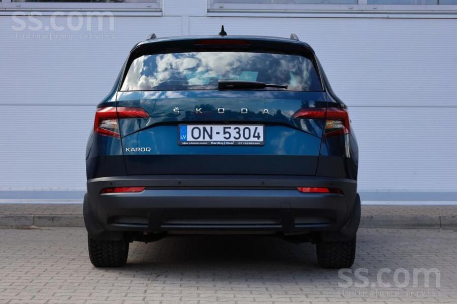 Blue Skoda Karoq 2021 in Riga, with an engine capacity of 1.50 L and mileage of 0 thousand km for 18495 €, photo 7 on AUTOMOTO.COM.LV