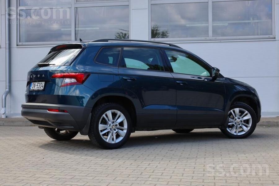 Blue Skoda Karoq 2021 in Riga, with an engine capacity of 1.50 L and mileage of 0 thousand km for 18495 €, photo 8 on AUTOMOTO.COM.LV