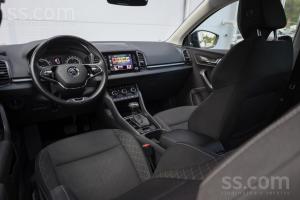 Blue Skoda Karoq 2021 in Riga, with an engine capacity of 1.50 L and mileage of 0 thousand km for 18495 €, photo 12 on AUTOMOTO.COM.LV