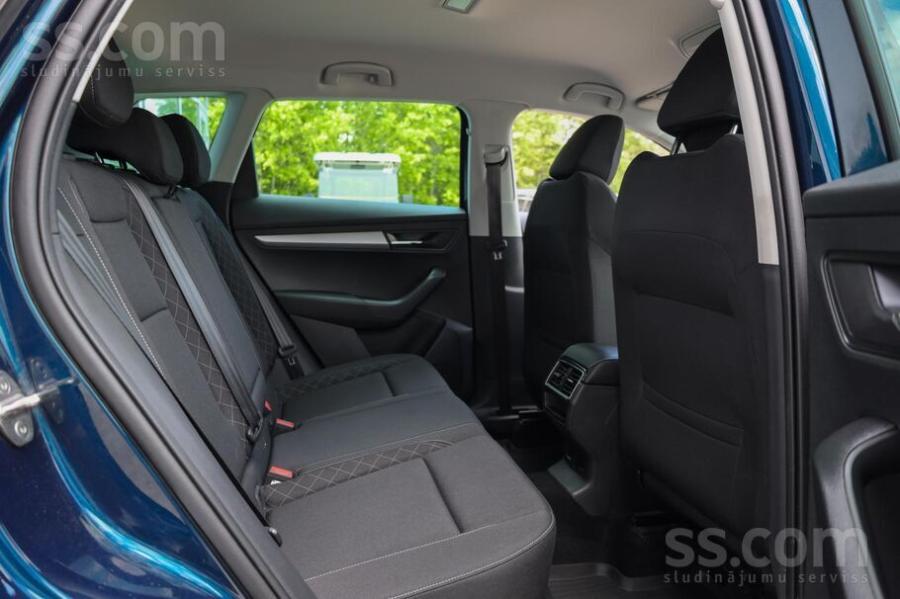 Blue Skoda Karoq 2021 in Riga, with an engine capacity of 1.50 L and mileage of 0 thousand km for 18495 €, photo 15 on AUTOMOTO.COM.LV