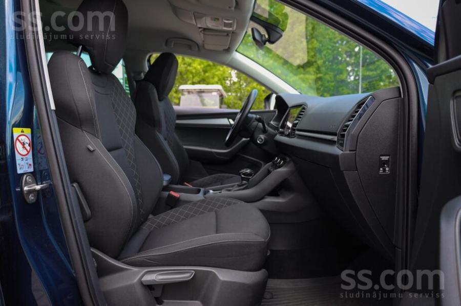 Blue Skoda Karoq 2021 in Riga, with an engine capacity of 1.50 L and mileage of 0 thousand km for 18495 €, photo 16 on AUTOMOTO.COM.LV