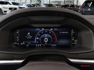 Blue Skoda Karoq 2021 in Klaipeda, with an engine capacity of 1.97 L and mileage of 141 thousand km for 18956 €, photo 6 on AUTOMOTO.COM.LV