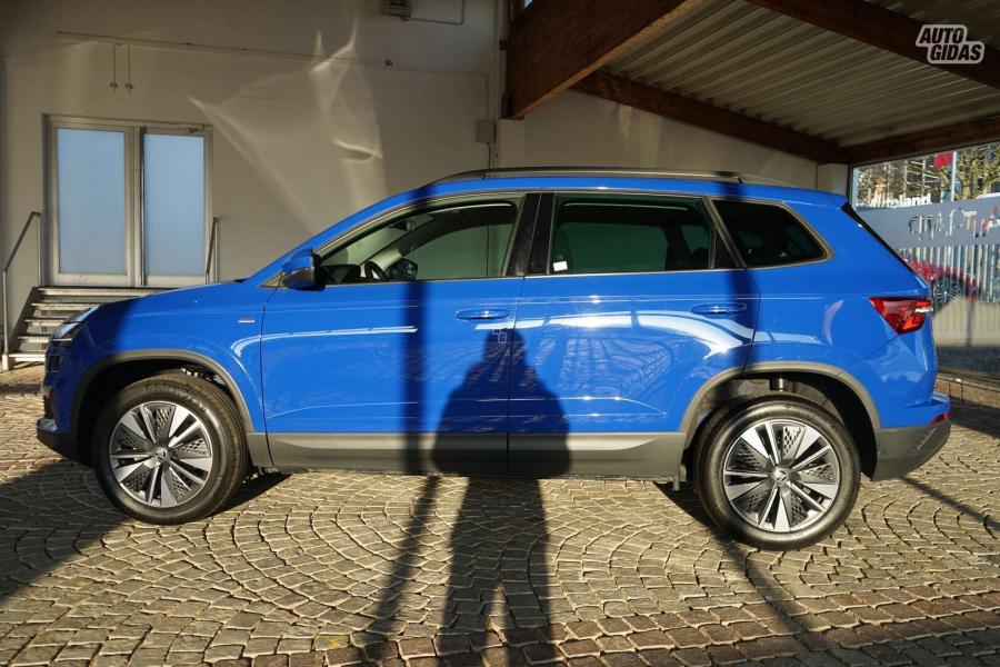 Blue Skoda Karoq 2022 in Kaunas, with an engine capacity of 1.00 L and mileage of 74 thousand km for 25439 €, photo 2 on AUTOMOTO.COM.LV