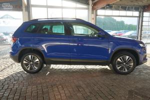 Blue Skoda Karoq 2022 in Kaunas, with an engine capacity of 1.00 L and mileage of 74 thousand km for 25439 €, photo 6 on AUTOMOTO.COM.LV