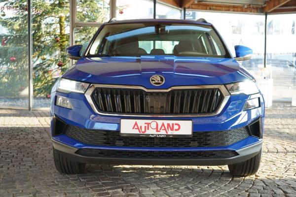 Blue Skoda Karoq 2022 in Kaunas, with an engine capacity of 1.00 L and mileage of 74 thousand km for 25439 €, photo 8 on AUTOMOTO.COM.LV