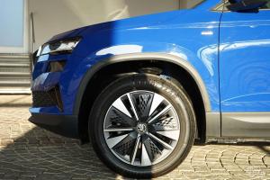 Blue Skoda Karoq 2022 in Kaunas, with an engine capacity of 1.00 L and mileage of 74 thousand km for 25439 €, photo 9 on AUTOMOTO.COM.LV