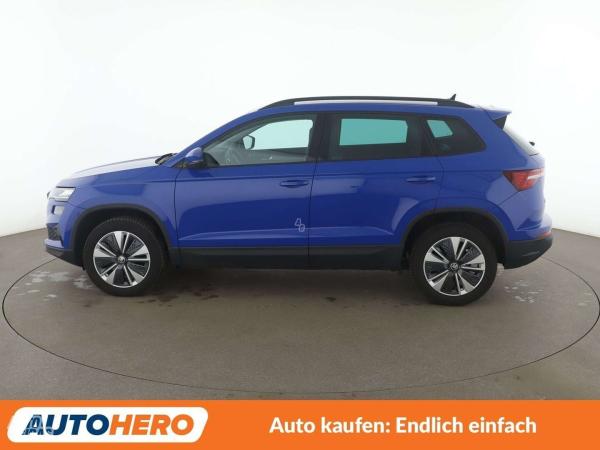 Blue Skoda Karoq 2022 in Kaunas, with an engine capacity of 1.50 L and mileage of 16 thousand km for 28508 €, photo 3 on AUTOMOTO.COM.LV