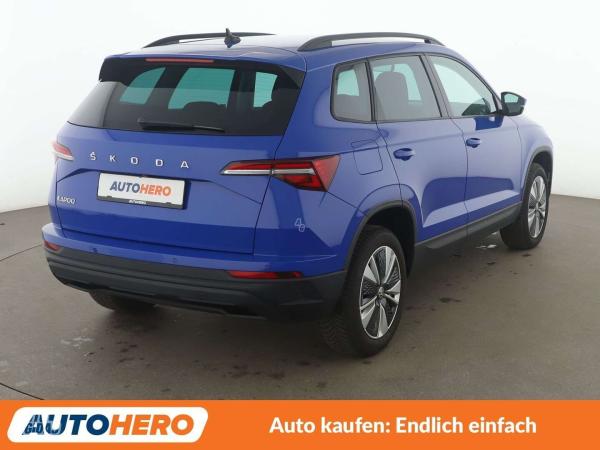 Blue Skoda Karoq 2022 in Kaunas, with an engine capacity of 1.50 L and mileage of 16 thousand km for 28508 €, photo 6 on AUTOMOTO.COM.LV