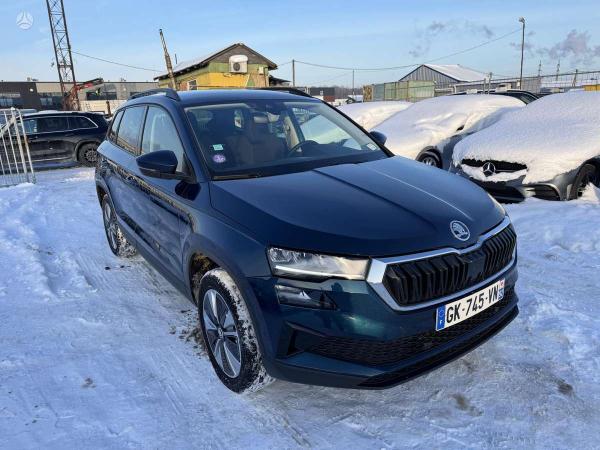 Blue Skoda Karoq 2022 in Kaunas, with an engine capacity of 1.50 L and mileage of 194 thousand km for 18800 €, photo 2 on AUTOMOTO.COM.LV