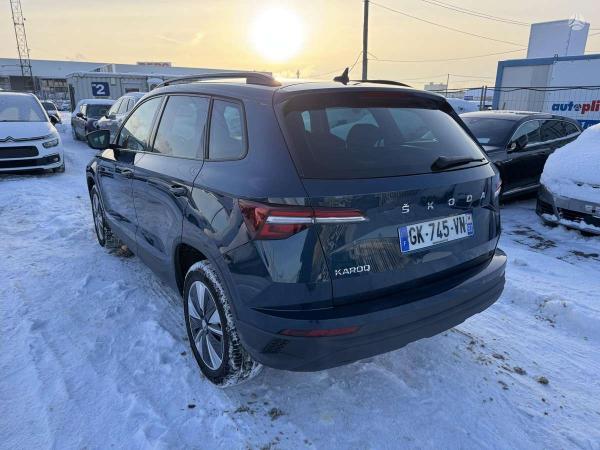 Blue Skoda Karoq 2022 in Kaunas, with an engine capacity of 1.50 L and mileage of 194 thousand km for 18800 €, photo 5 on AUTOMOTO.COM.LV