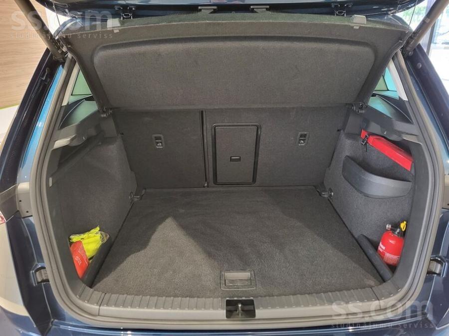 Blue Skoda Karoq 2022 in Riga, with an engine capacity of 1.50 L and mileage of 49 thousand km for 24490 €, photo 20 on AUTOMOTO.COM.LV