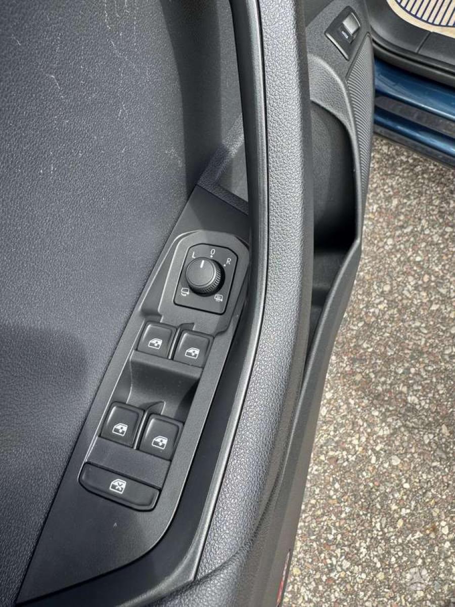 Zils Skoda Karoq 2022 Kauņa, ar dzinēja tilpumu 1.50 L un nobraukumu 194 tūkst. km par 17900 €, foto 8 vietnē AUTOMOTO.COM.LV