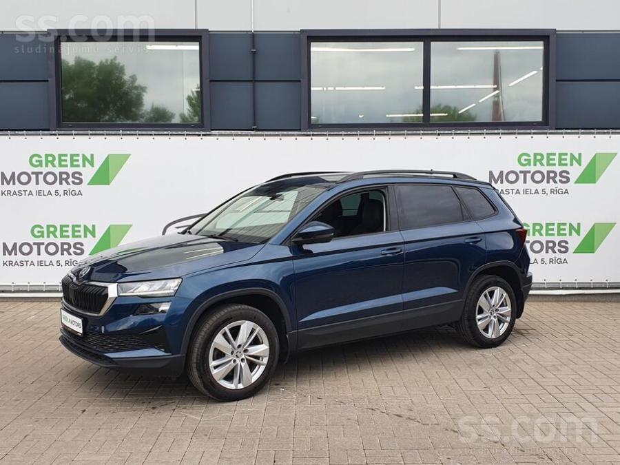 Blue Skoda Karoq 2022 in Riga, with an engine capacity of 2.00 L and mileage of 66 thousand km for 23900 €, photo 2 on AUTOMOTO.COM.LV