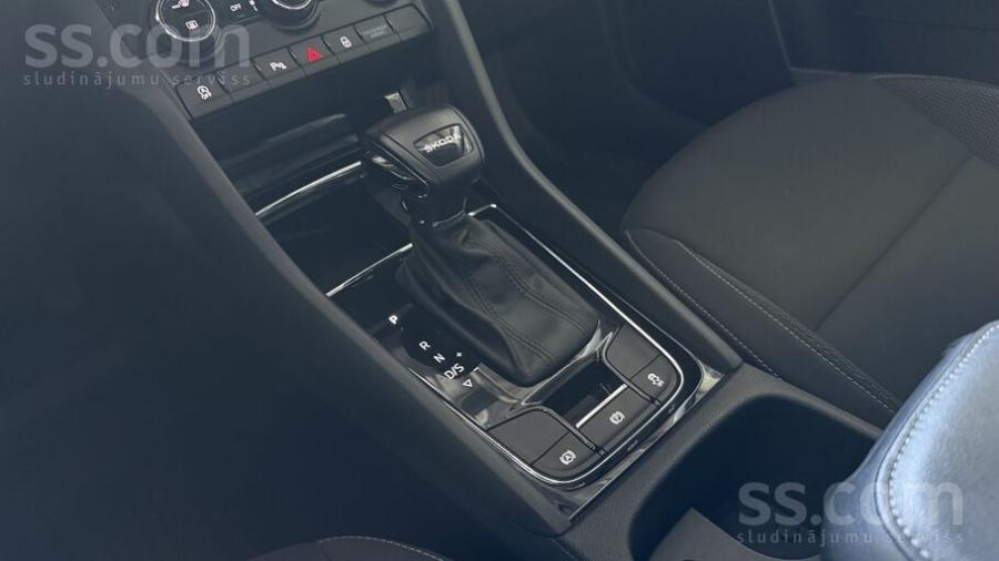 Blue Skoda Karoq 2022 in Riga, with an engine capacity of 1.50 L and mileage of 98 thousand km for 20500 €, photo 22 on AUTOMOTO.COM.LV