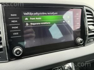 Blue Skoda Karoq 2022 in Riga, with an engine capacity of 1.50 L and mileage of 68 thousand km for 21900 €, photo 28 on AUTOMOTO.COM.LV