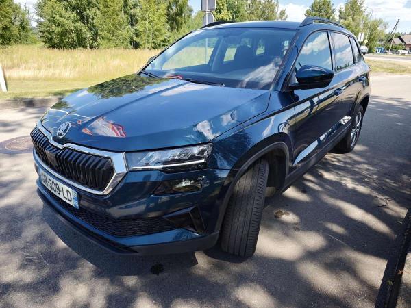 Blue Skoda Karoq 2023 in Taurage, with an engine capacity of 1.97 L and mileage of 212 thousand km for 16999 €, photo 4 on AUTOMOTO.COM.LV