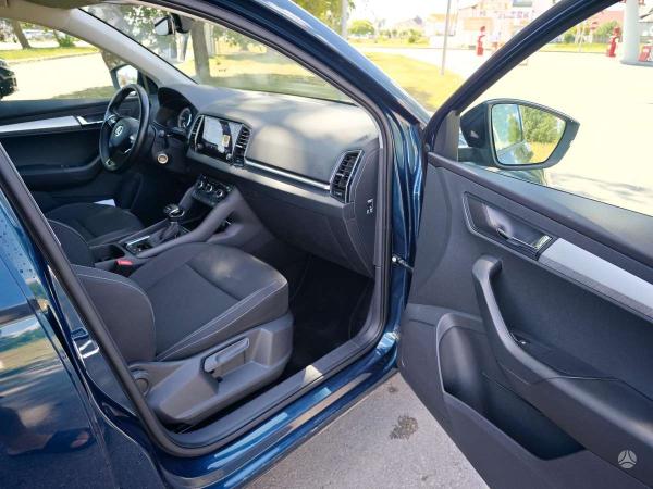 Blue Skoda Karoq 2023 in Taurage, with an engine capacity of 1.97 L and mileage of 212 thousand km for 16999 €, photo 9 on AUTOMOTO.COM.LV