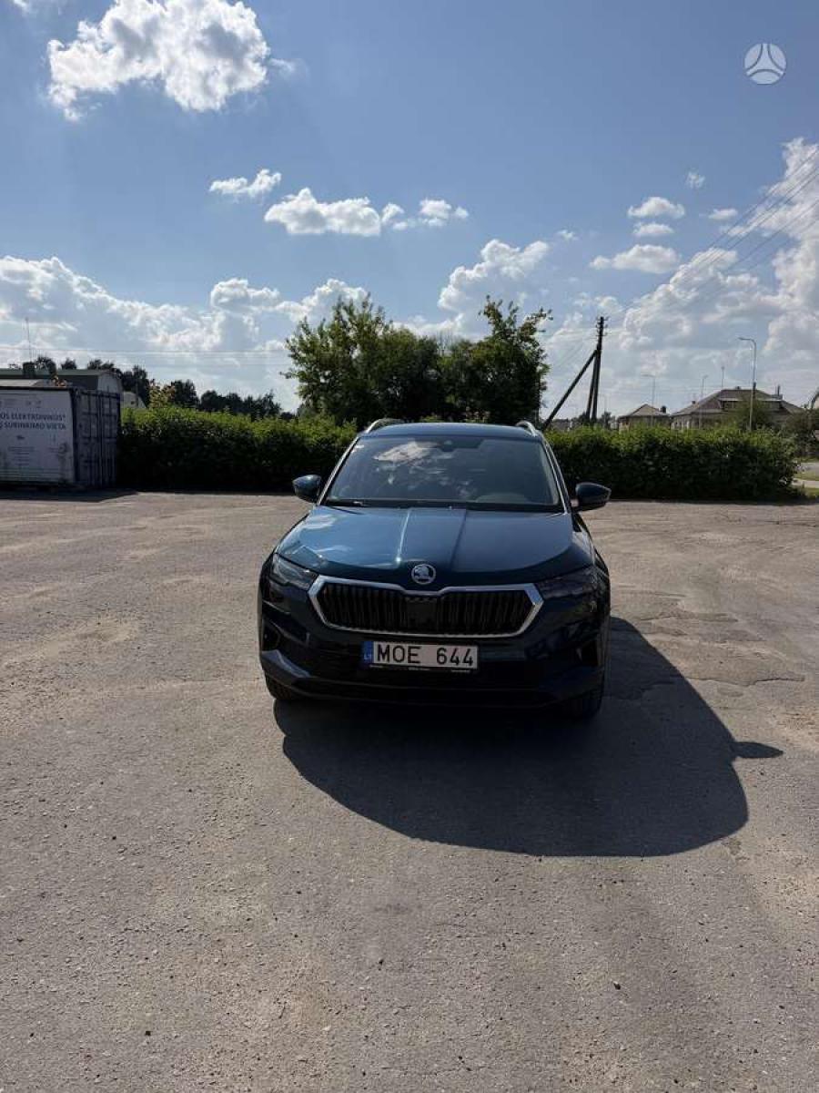 Blue Skoda Karoq 2023 in Kaunas, with an engine capacity of 1.50 L and mileage of 16 thousand km for 25000 €, photo 1 on AUTOMOTO.COM.LV