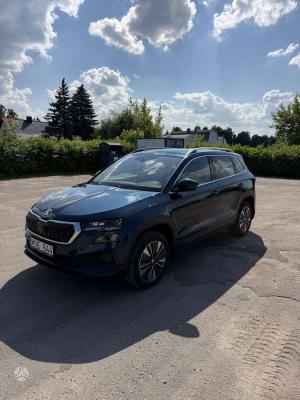 Blue Skoda Karoq 2023 in Kaunas, with an engine capacity of 1.50 L and mileage of 16 thousand km for 25000 €, photo 3 on AUTOMOTO.COM.LV