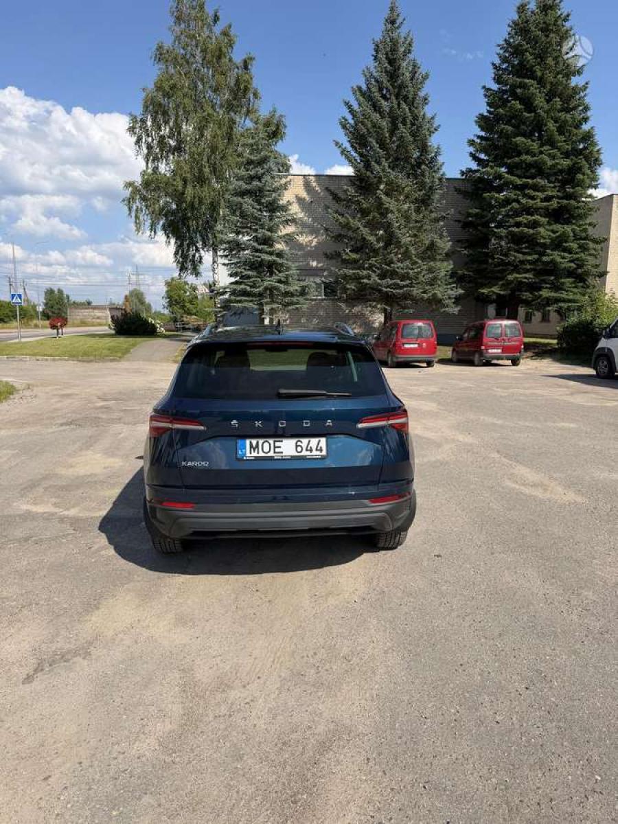 Blue Skoda Karoq 2023 in Kaunas, with an engine capacity of 1.50 L and mileage of 16 thousand km for 25000 €, photo 5 on AUTOMOTO.COM.LV