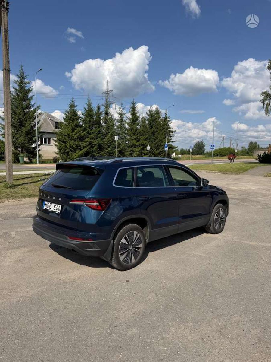 Blue Skoda Karoq 2023 in Kaunas, with an engine capacity of 1.50 L and mileage of 16 thousand km for 25000 €, photo 6 on AUTOMOTO.COM.LV
