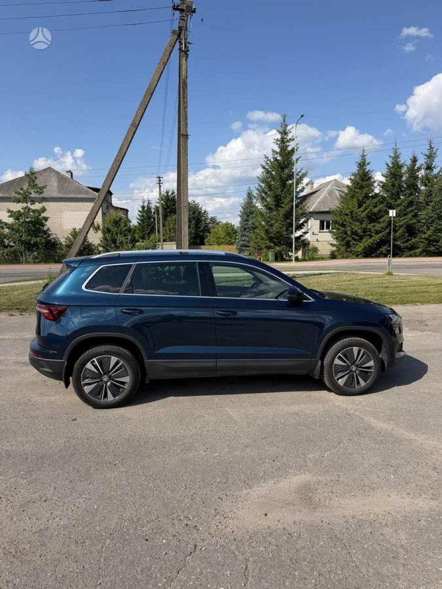 Blue Skoda Karoq 2023 in Kaunas, with an engine capacity of 1.50 L and mileage of 16 thousand km for 25000 €, photo 7 on AUTOMOTO.COM.LV