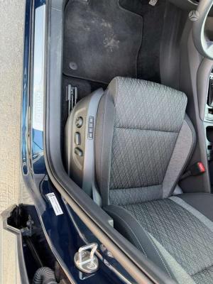 Blue Skoda Karoq 2023 in Kaunas, with an engine capacity of 1.50 L and mileage of 16 thousand km for 25000 €, photo 10 on AUTOMOTO.COM.LV