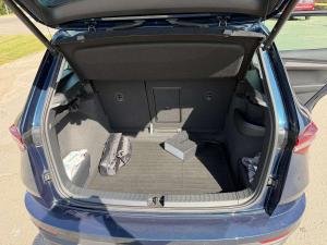Blue Skoda Karoq 2023 in Kaunas, with an engine capacity of 1.50 L and mileage of 16 thousand km for 25000 €, photo 15 on AUTOMOTO.COM.LV