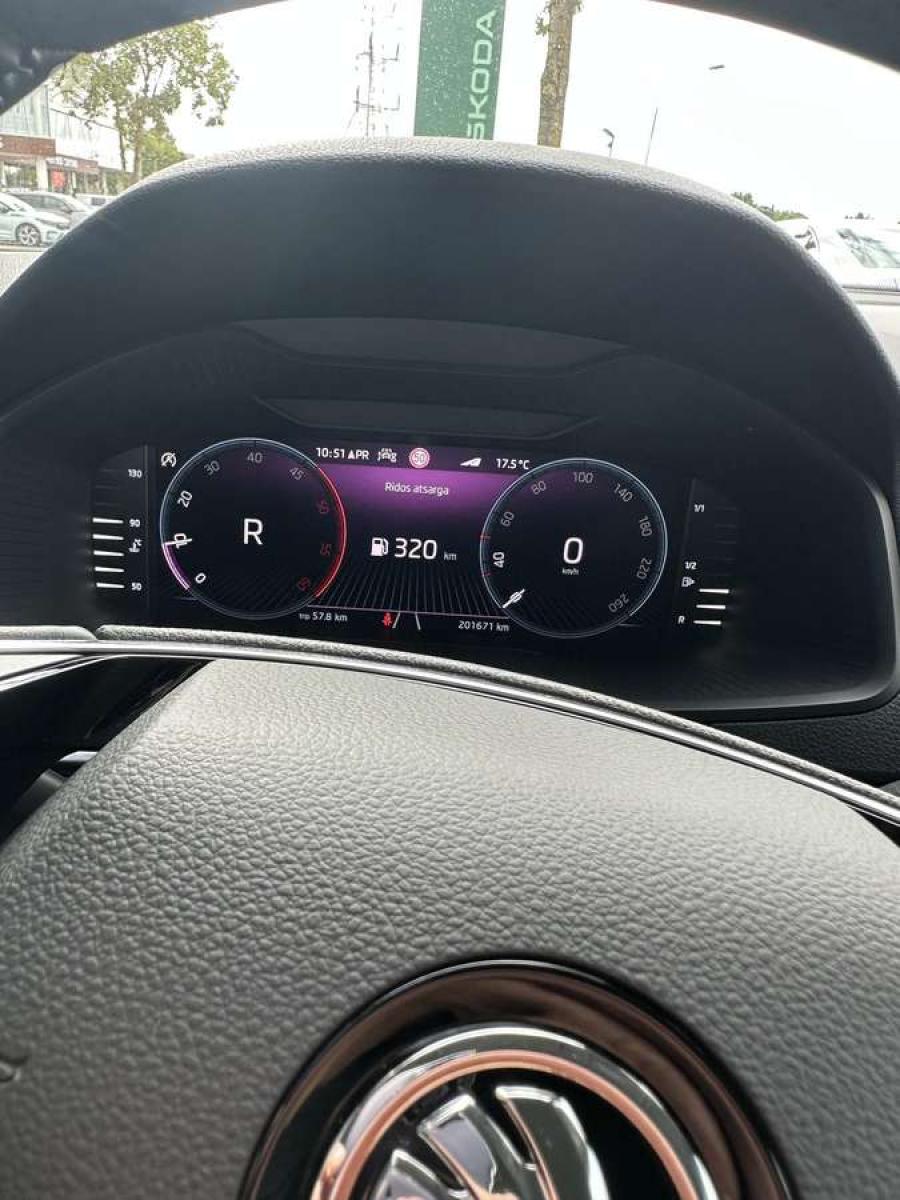 Zils Skoda Karoq 2023 Klaipėda, ar dzinēja tilpumu 1.97 L un nobraukumu 202 tūkst. km par 24980 €, foto 33 vietnē AUTOMOTO.COM.LV