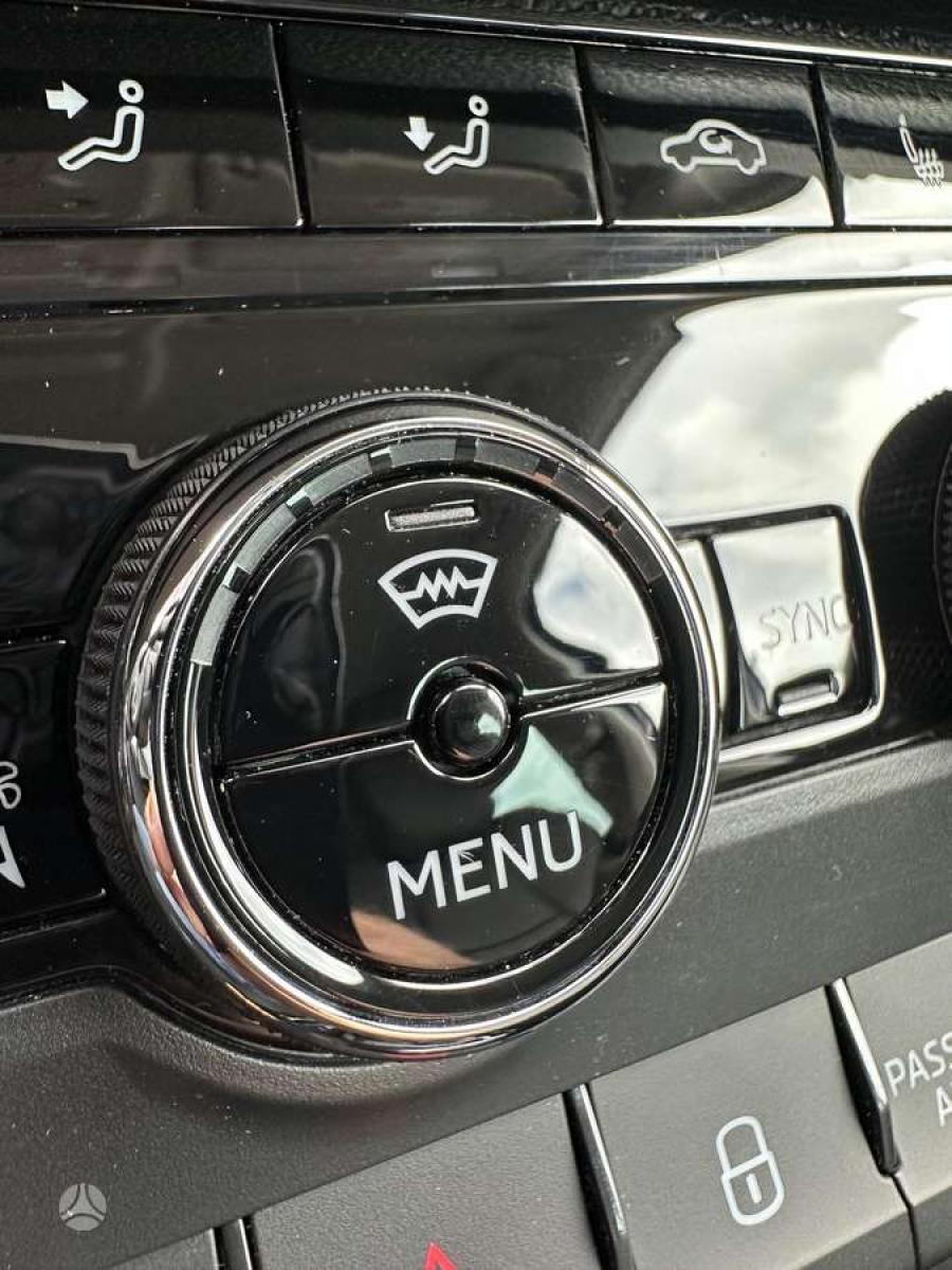 Zils Skoda Karoq 2023 Klaipėda, ar dzinēja tilpumu 1.97 L un nobraukumu 202 tūkst. km par 24980 €, foto 39 vietnē AUTOMOTO.COM.LV