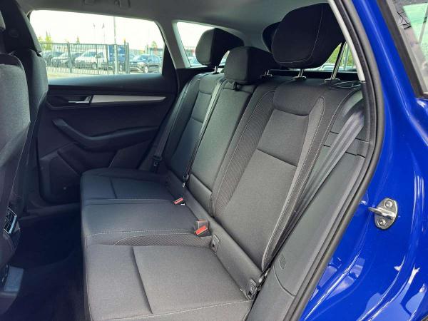 Blue Skoda Karoq 2023 in Kaunas, with an engine capacity of 1.50 L and mileage of 218 thousand km for 16800 €, photo 9 on AUTOMOTO.COM.LV