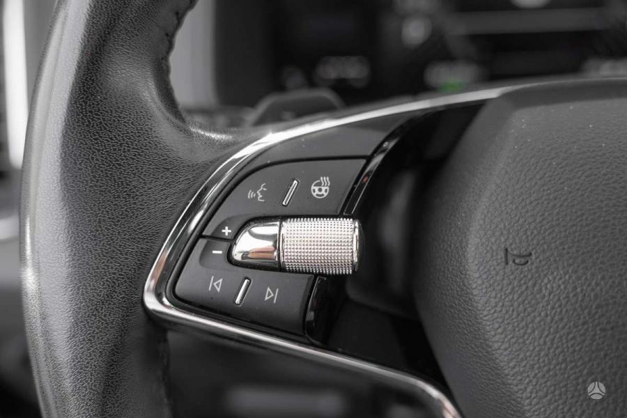 Zils Skoda Karoq 2023 Viļņa, ar dzinēja tilpumu 1.50 L un nobraukumu 83 tūkst. km par 25900 €, foto 14 vietnē AUTOMOTO.COM.LV