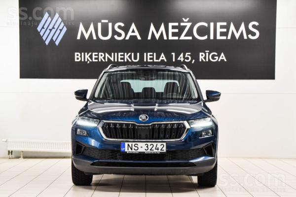Zils Skoda Karoq 2023 Rīga, ar dzinēja tilpumu 1.50 L un nobraukumu 44 tūkst. km par 22590 €, foto 3 vietnē AUTOMOTO.COM.LV
