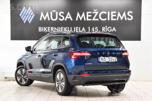 Blue Skoda Karoq 2023 in Riga, with an engine capacity of 1.50 L and mileage of 44 thousand km for 22590 €, photo 7 on AUTOMOTO.COM.LV