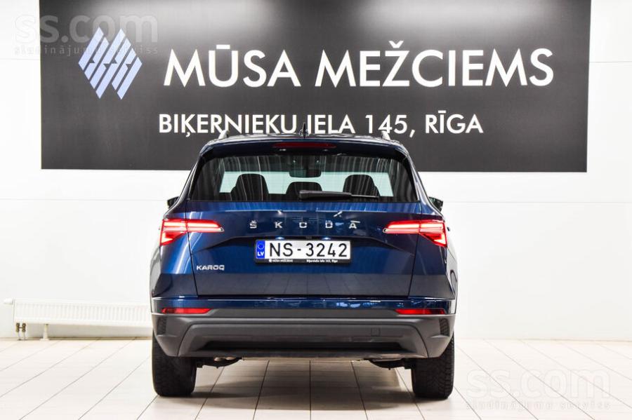 Blue Skoda Karoq 2023 in Riga, with an engine capacity of 1.50 L and mileage of 44 thousand km for 22590 €, photo 8 on AUTOMOTO.COM.LV