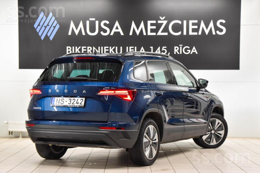 Blue Skoda Karoq 2023 in Riga, with an engine capacity of 1.50 L and mileage of 44 thousand km for 22590 €, photo 9 on AUTOMOTO.COM.LV
