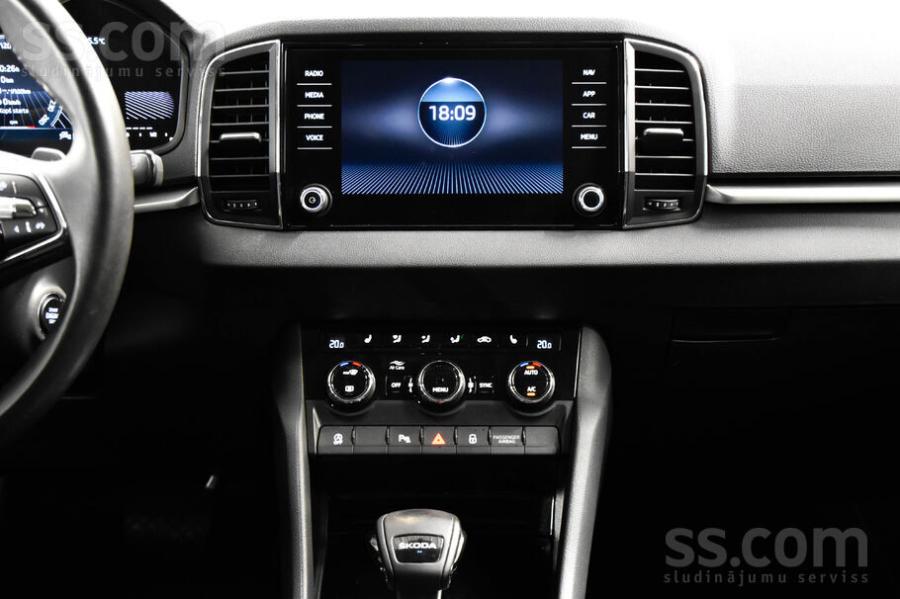 Blue Skoda Karoq 2023 in Riga, with an engine capacity of 1.50 L and mileage of 44 thousand km for 22590 €, photo 21 on AUTOMOTO.COM.LV