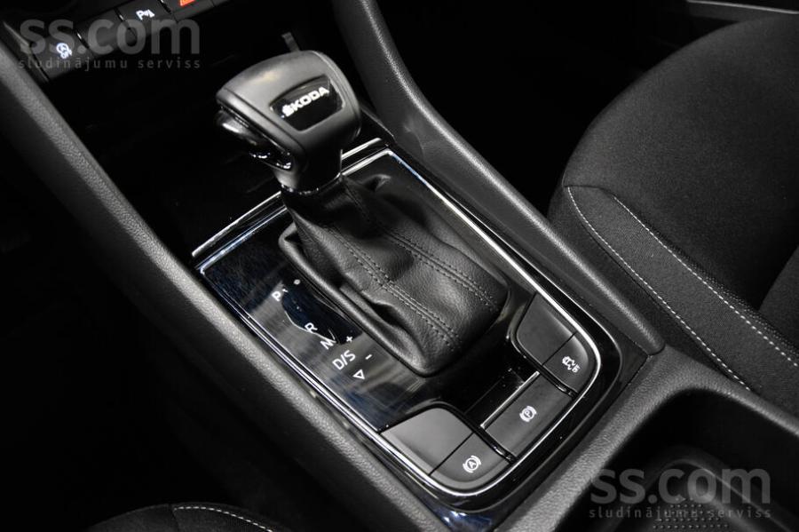 Blue Skoda Karoq 2023 in Riga, with an engine capacity of 1.50 L and mileage of 44 thousand km for 22590 €, photo 24 on AUTOMOTO.COM.LV
